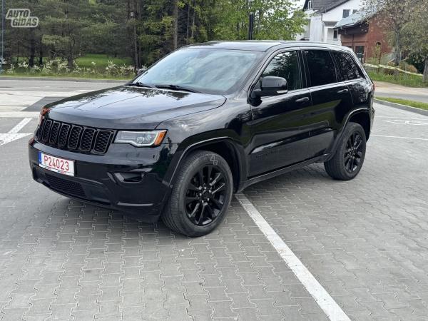 Melns Jeep Grand Cherokee 2017 Viļņa, ar dzinēja tilpumu 3.60 L un nobraukumu 210 tūkst. km par 16500 €, foto 2 vietnē AUTOMOTO.COM.LV