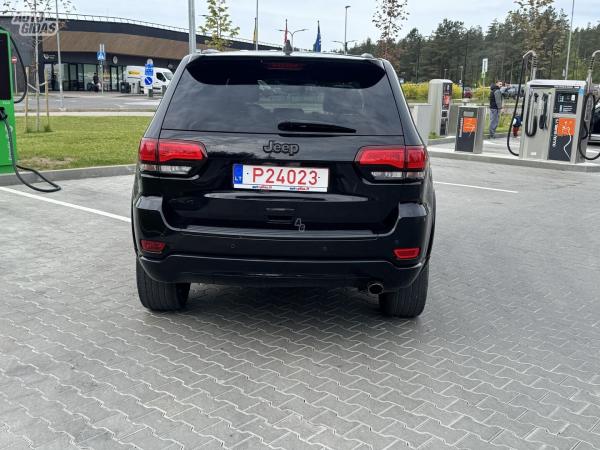 Melns Jeep Grand Cherokee 2017 Viļņa, ar dzinēja tilpumu 3.60 L un nobraukumu 210 tūkst. km par 16500 €, foto 6 vietnē AUTOMOTO.COM.LV
