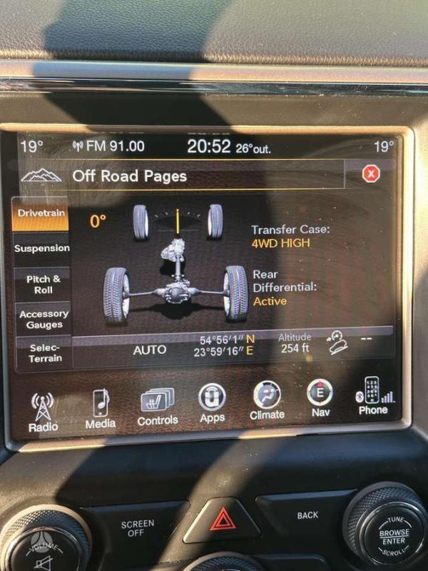Black Jeep Grand Cherokee 2017 in Kaunas, with an engine capacity of 2.99 L and mileage of 163 thousand km for 18450 €, photo 9 on AUTOMOTO.COM.LV