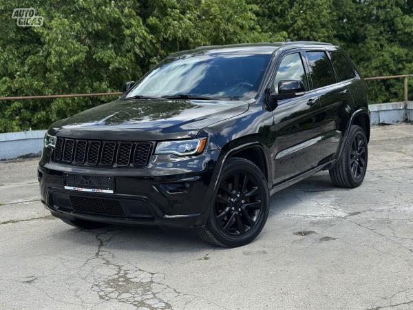 Melns Jeep Grand Cherokee 2017 Viļņa, ar dzinēja tilpumu 3.60 L un nobraukumu 210 tūkst. km par 17000 €, foto 1 vietnē AUTOMOTO.COM.LV