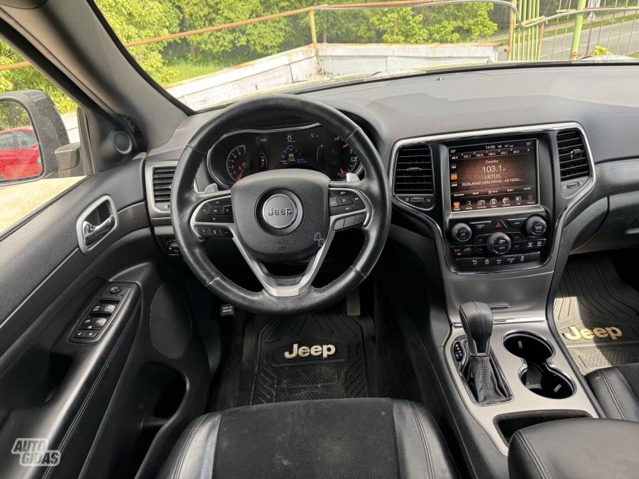 Black Jeep Grand Cherokee 2017 in Vilnius, with an engine capacity of 3.60 L and mileage of 210 thousand km for 17000 €, photo 5 on AUTOMOTO.COM.LV