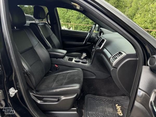 Black Jeep Grand Cherokee 2017 in Vilnius, with an engine capacity of 3.60 L and mileage of 210 thousand km for 17000 €, photo 7 on AUTOMOTO.COM.LV