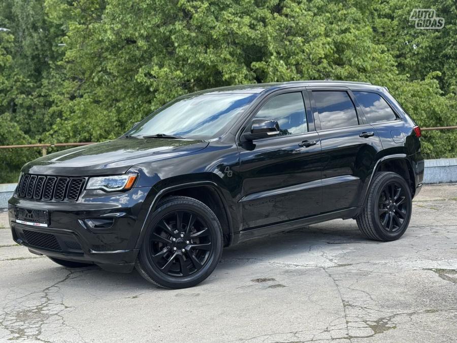 Black Jeep Grand Cherokee 2017 in Vilnius, with an engine capacity of 3.60 L and mileage of 210 thousand km for 17000 €, photo 14 on AUTOMOTO.COM.LV