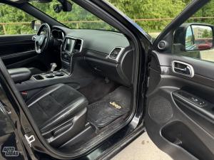 Black Jeep Grand Cherokee 2017 in Vilnius, with an engine capacity of 3.60 L and mileage of 210 thousand km for 17000 €, photo 19 on AUTOMOTO.COM.LV