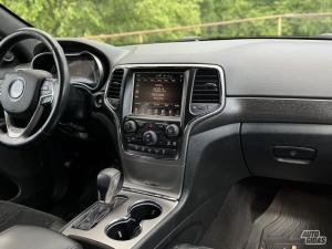 Black Jeep Grand Cherokee 2017 in Vilnius, with an engine capacity of 3.60 L and mileage of 210 thousand km for 17000 €, photo 20 on AUTOMOTO.COM.LV