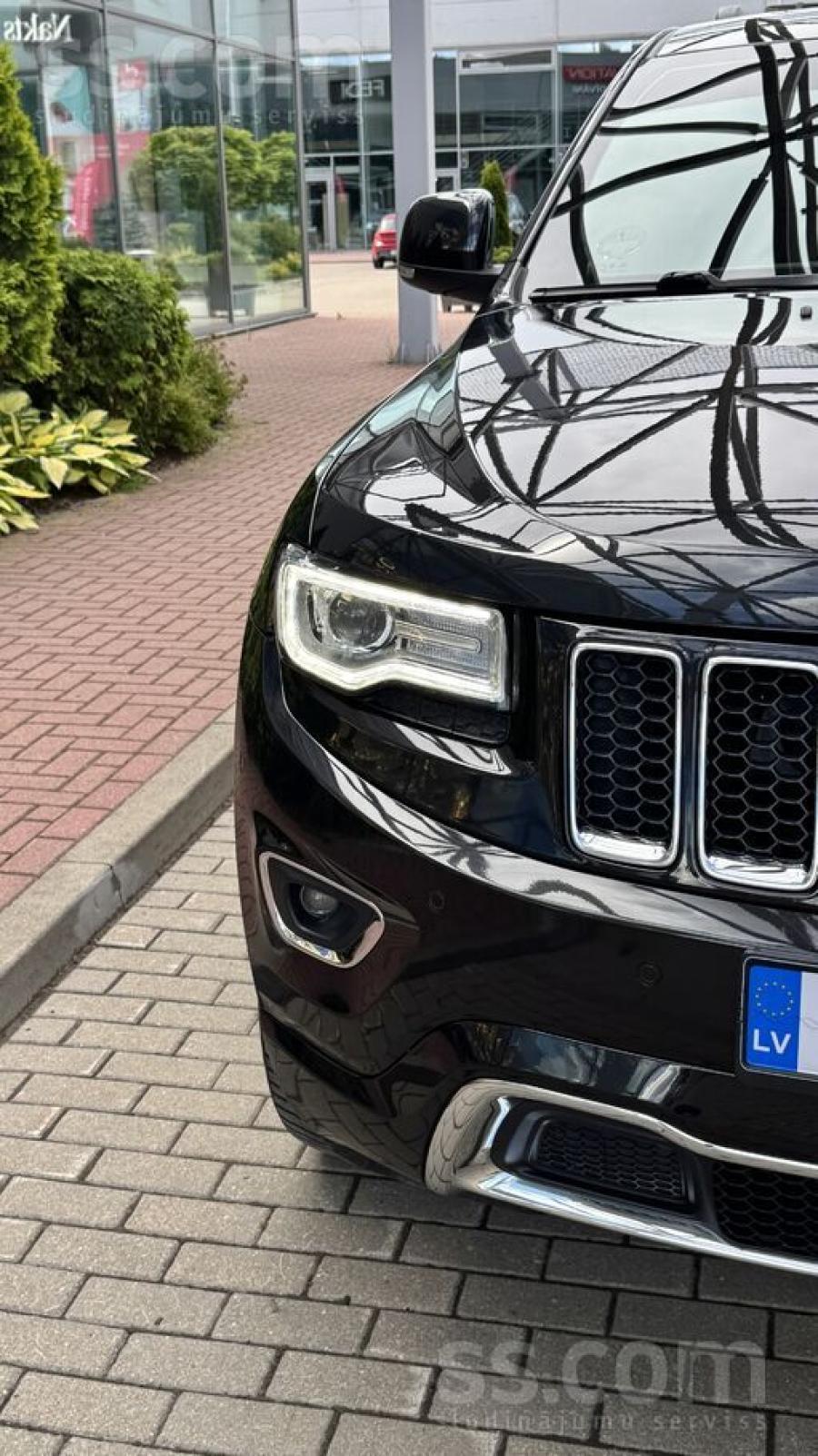 Melns Jeep Grand Cherokee 2017 Rīga, ar dzinēja tilpumu 3.00 L un nobraukumu 191 tūkst. km par 19500 €, foto 8 vietnē AUTOMOTO.COM.LV
