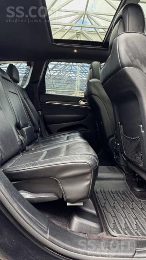 Melns Jeep Grand Cherokee 2017 Rīga, ar dzinēja tilpumu 3.00 L un nobraukumu 191 tūkst. km par 19500 €, foto 12 vietnē AUTOMOTO.COM.LV