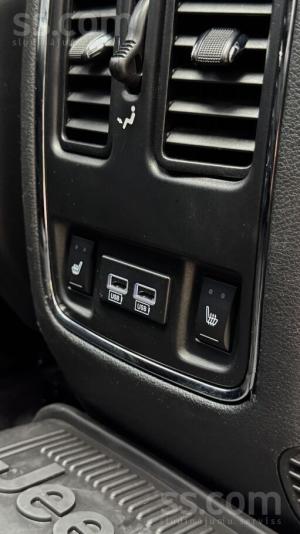 Melns Jeep Grand Cherokee 2017 Rīga, ar dzinēja tilpumu 3.00 L un nobraukumu 191 tūkst. km par 19500 €, foto 13 vietnē AUTOMOTO.COM.LV