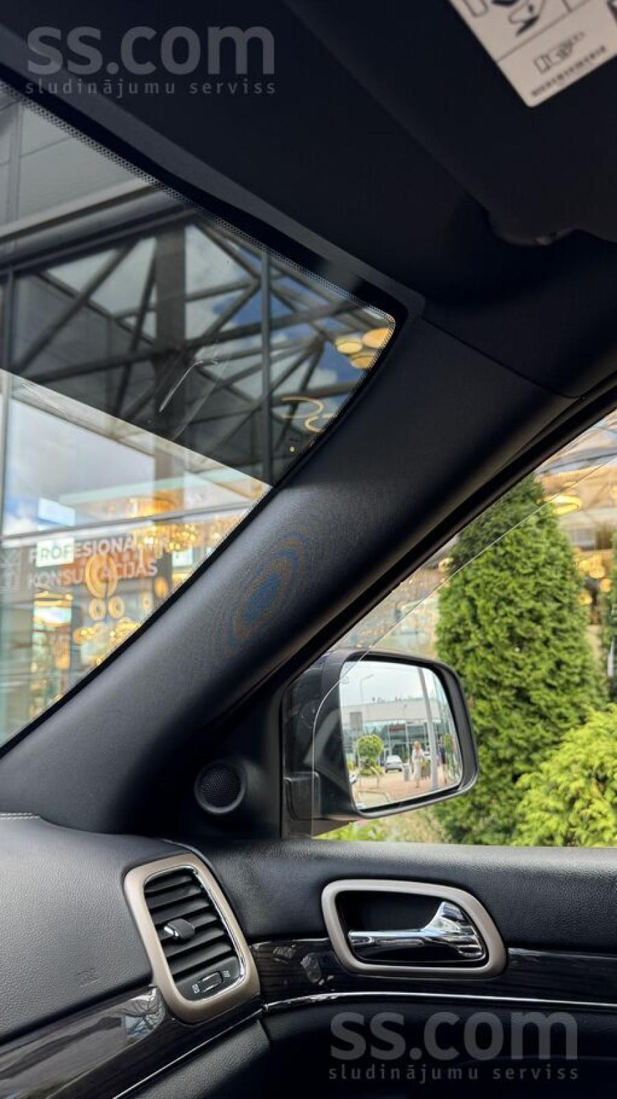 Melns Jeep Grand Cherokee 2017 Rīga, ar dzinēja tilpumu 3.00 L un nobraukumu 191 tūkst. km par 19500 €, foto 19 vietnē AUTOMOTO.COM.LV