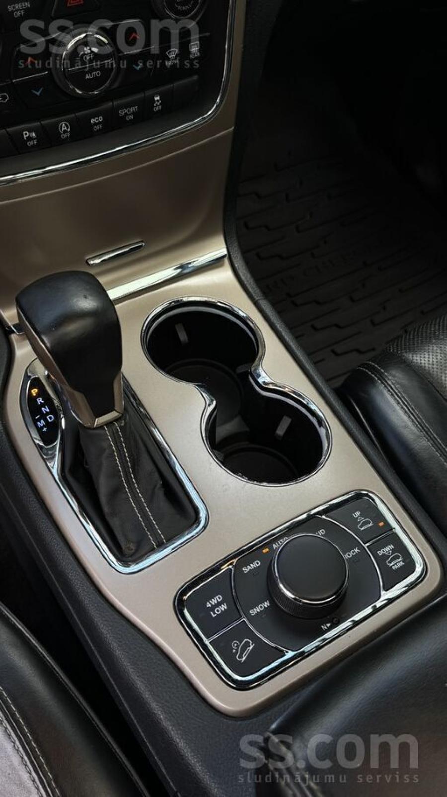 Melns Jeep Grand Cherokee 2017 Rīga, ar dzinēja tilpumu 3.00 L un nobraukumu 191 tūkst. km par 19500 €, foto 21 vietnē AUTOMOTO.COM.LV