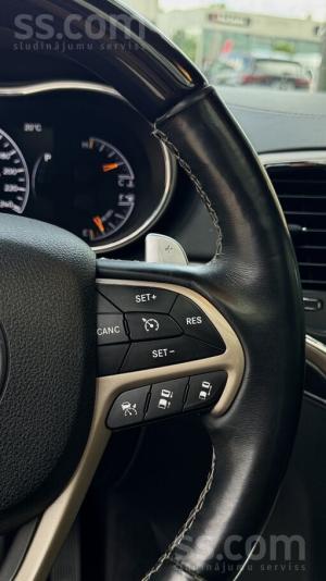 Melns Jeep Grand Cherokee 2017 Rīga, ar dzinēja tilpumu 3.00 L un nobraukumu 191 tūkst. km par 19500 €, foto 24 vietnē AUTOMOTO.COM.LV