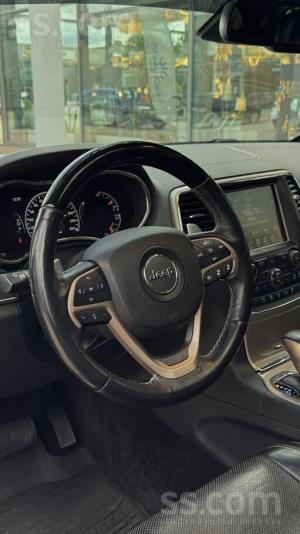 Melns Jeep Grand Cherokee 2017 Rīga, ar dzinēja tilpumu 3.00 L un nobraukumu 191 tūkst. km par 19500 €, foto 26 vietnē AUTOMOTO.COM.LV