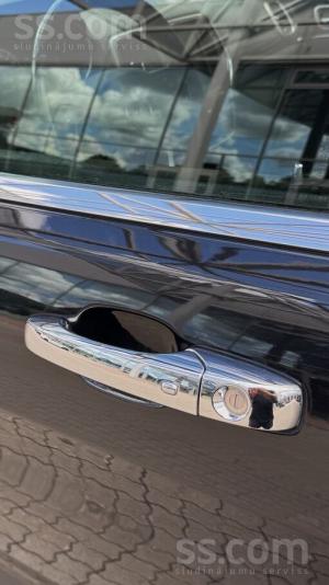 Melns Jeep Grand Cherokee 2017 Rīga, ar dzinēja tilpumu 3.00 L un nobraukumu 191 tūkst. km par 19500 €, foto 30 vietnē AUTOMOTO.COM.LV