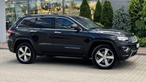 Black Jeep Grand Cherokee 2017 in Riga, with an engine capacity of 3.00 L and mileage of 191 thousand km for 19500 €, photo 4 on AUTOMOTO.COM.LV