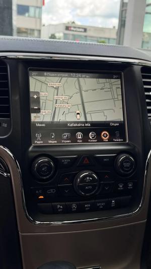 Black Jeep Grand Cherokee 2017 in Riga, with an engine capacity of 3.00 L and mileage of 191 thousand km for 19500 €, photo 23 on AUTOMOTO.COM.LV