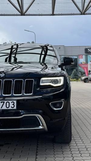 Black Jeep Grand Cherokee 2017 in Riga, with an engine capacity of 3.00 L and mileage of 191 thousand km for 19500 €, photo 36 on AUTOMOTO.COM.LV