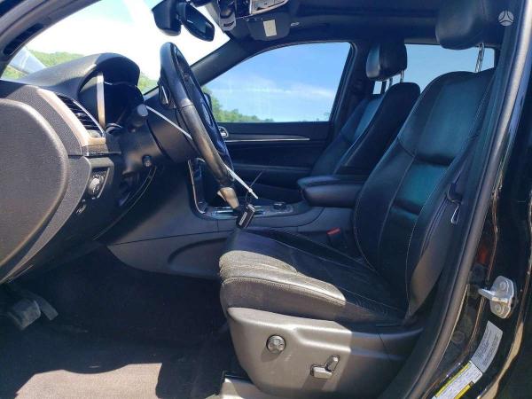 Black Jeep Grand Cherokee 2017 in Klaipeda, with an engine capacity of 3.60 L and mileage of 245 thousand km for 9999 €, photo 8 on AUTOMOTO.COM.LV