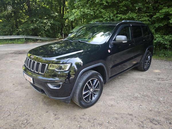 Melns Jeep Grand Cherokee 2017 Kauņa, ar dzinēja tilpumu 3.60 L un nobraukumu 225 tūkst. km par 17700 €, foto  vietnē AUTOMOTO.COM.LV