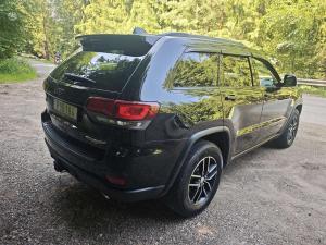 Black Jeep Grand Cherokee 2017 in Kaunas, with an engine capacity of 3.60 L and mileage of 225 thousand km for 17700 €, photo 6 on AUTOMOTO.COM.LV