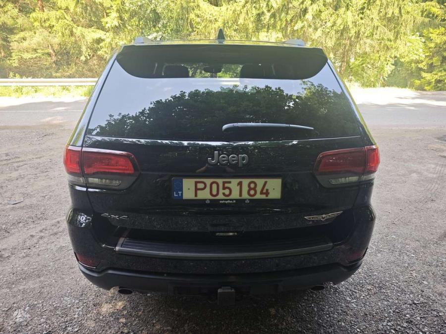 Black Jeep Grand Cherokee 2017 in Kaunas, with an engine capacity of 3.60 L and mileage of 225 thousand km for 17700 €, photo 7 on AUTOMOTO.COM.LV