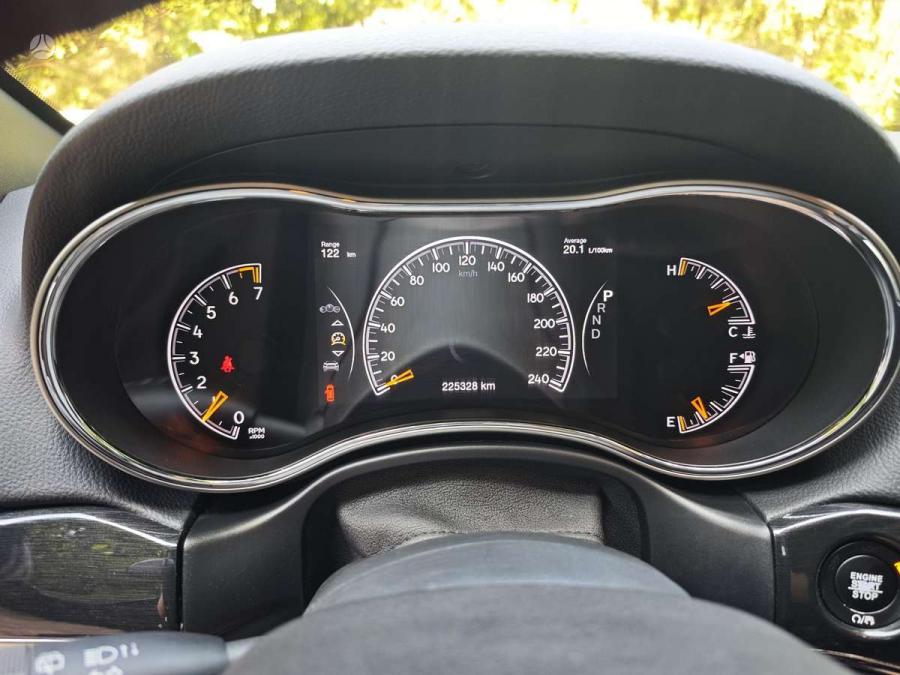 Black Jeep Grand Cherokee 2017 in Kaunas, with an engine capacity of 3.60 L and mileage of 225 thousand km for 17700 €, photo 20 on AUTOMOTO.COM.LV
