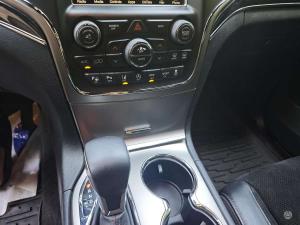 Black Jeep Grand Cherokee 2017 in Kaunas, with an engine capacity of 3.60 L and mileage of 225 thousand km for 17700 €, photo 22 on AUTOMOTO.COM.LV