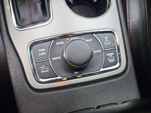 Black Jeep Grand Cherokee 2017 in Kaunas, with an engine capacity of 3.60 L and mileage of 225 thousand km for 17700 €, photo 23 on AUTOMOTO.COM.LV
