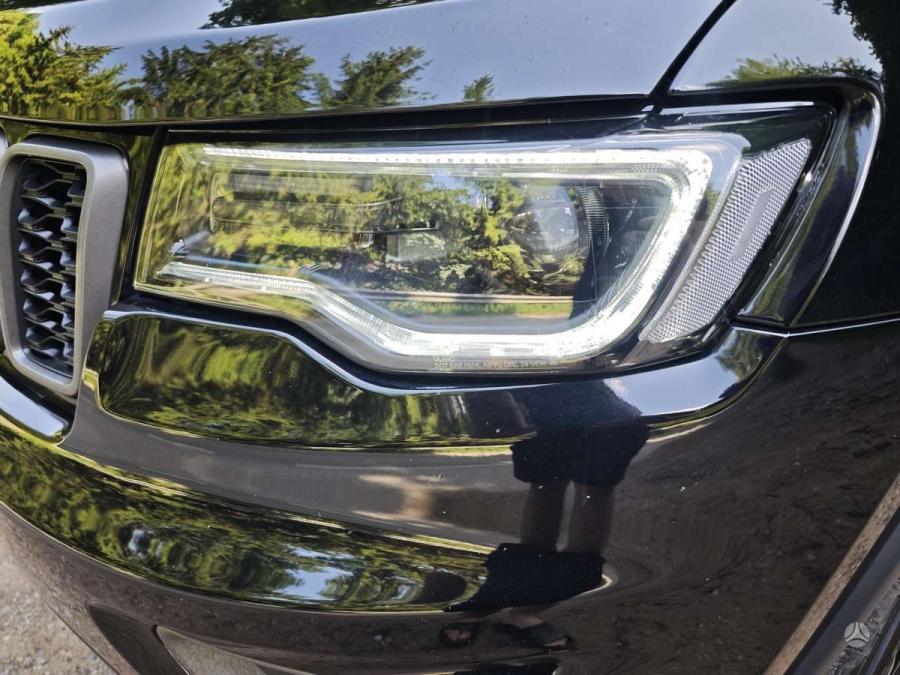 Black Jeep Grand Cherokee 2017 in Kaunas, with an engine capacity of 3.60 L and mileage of 225 thousand km for 17700 €, photo 27 on AUTOMOTO.COM.LV