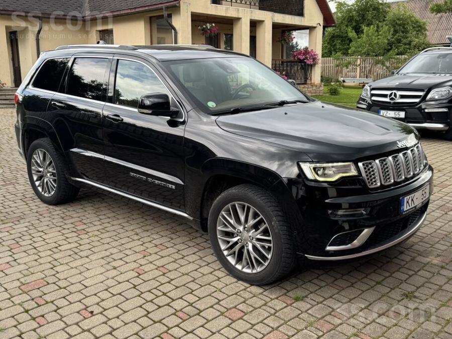 Melns Jeep Grand Cherokee 2017 Rīga, ar dzinēja tilpumu 3.00 L un nobraukumu 210 tūkst. km par 18450 €, foto 1 vietnē AUTOMOTO.COM.LV