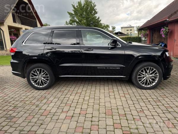 Melns Jeep Grand Cherokee 2017 Rīga, ar dzinēja tilpumu 3.00 L un nobraukumu 210 tūkst. km par 18450 €, foto 3 vietnē AUTOMOTO.COM.LV