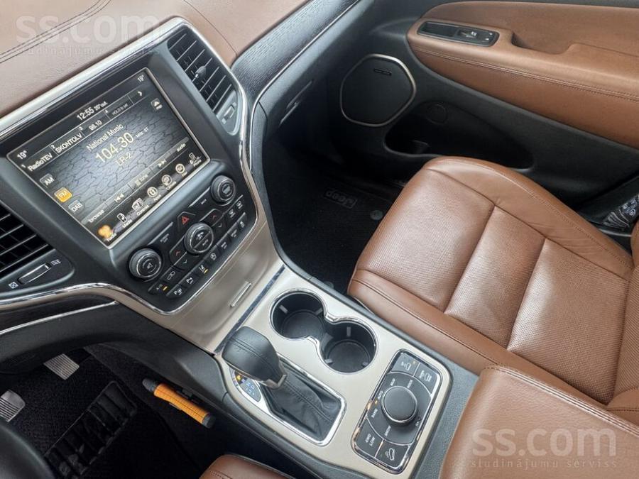 Melns Jeep Grand Cherokee 2017 Rīga, ar dzinēja tilpumu 3.00 L un nobraukumu 210 tūkst. km par 18450 €, foto 9 vietnē AUTOMOTO.COM.LV