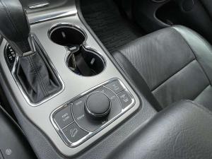 Melns Jeep Grand Cherokee 2017 Viļņa, ar dzinēja tilpumu 2.99 L un nobraukumu 209 tūkst. km par 14900 €, foto 17 vietnē AUTOMOTO.COM.LV