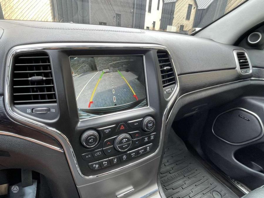 Melns Jeep Grand Cherokee 2017 Viļņa, ar dzinēja tilpumu 2.99 L un nobraukumu 209 tūkst. km par 14900 €, foto 18 vietnē AUTOMOTO.COM.LV
