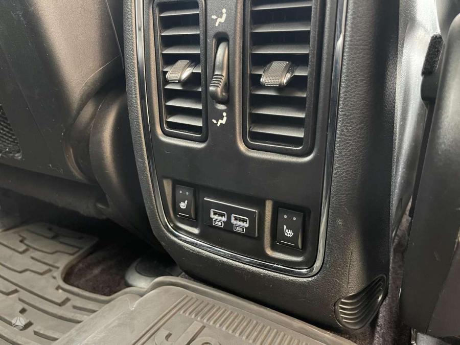 Melns Jeep Grand Cherokee 2017 Viļņa, ar dzinēja tilpumu 2.99 L un nobraukumu 209 tūkst. km par 14900 €, foto 21 vietnē AUTOMOTO.COM.LV