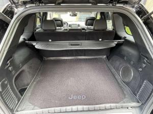 Melns Jeep Grand Cherokee 2017 Viļņa, ar dzinēja tilpumu 2.99 L un nobraukumu 209 tūkst. km par 14900 €, foto 23 vietnē AUTOMOTO.COM.LV