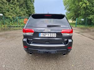 Black Jeep Grand Cherokee 2017 in Vilnius, with an engine capacity of 5.65 L and mileage of 149 thousand km for 20500 €, photo 6 on AUTOMOTO.COM.LV