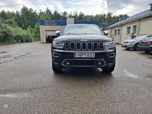 Black Jeep Grand Cherokee 2017 in Vilnius, with an engine capacity of 5.65 L and mileage of 149 thousand km for 20500 €, photo 12 on AUTOMOTO.COM.LV