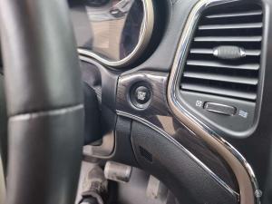 Black Jeep Grand Cherokee 2017 in Vilnius, with an engine capacity of 5.65 L and mileage of 149 thousand km for 20500 €, photo 18 on AUTOMOTO.COM.LV