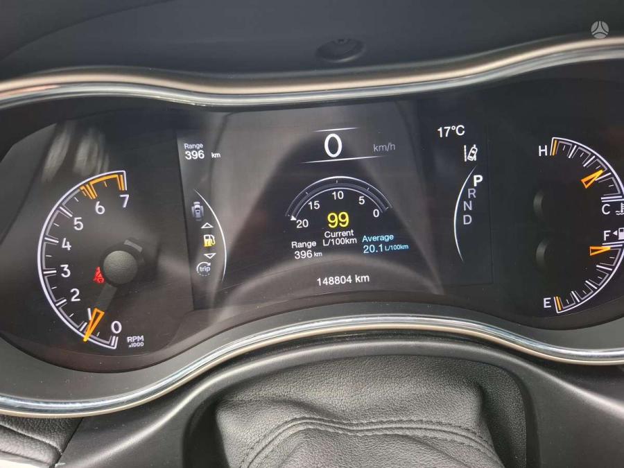 Black Jeep Grand Cherokee 2017 in Vilnius, with an engine capacity of 5.65 L and mileage of 149 thousand km for 20500 €, photo 21 on AUTOMOTO.COM.LV