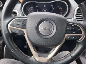 Black Jeep Grand Cherokee 2017 in Vilnius, with an engine capacity of 5.65 L and mileage of 149 thousand km for 20500 €, photo 23 on AUTOMOTO.COM.LV