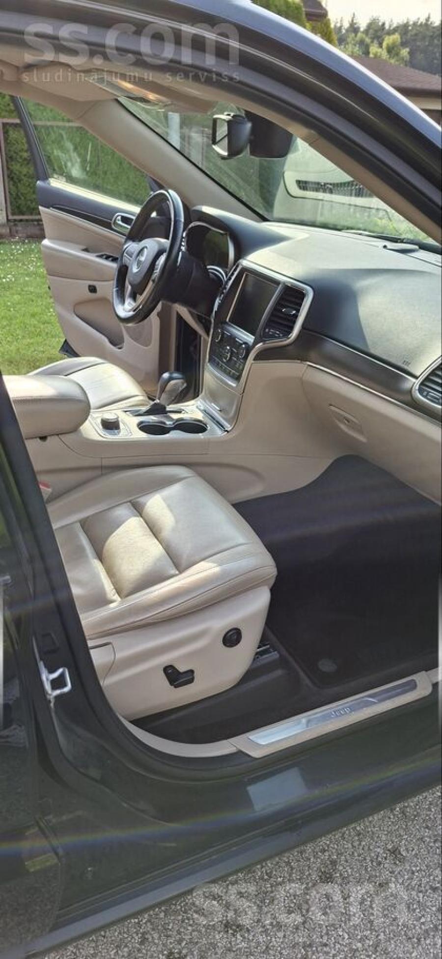 Melns Jeep Grand Cherokee 2017 Rīga, ar dzinēja tilpumu 3.00 L un nobraukumu 220 tūkst. km par 12200 €, foto 6 vietnē AUTOMOTO.COM.LV