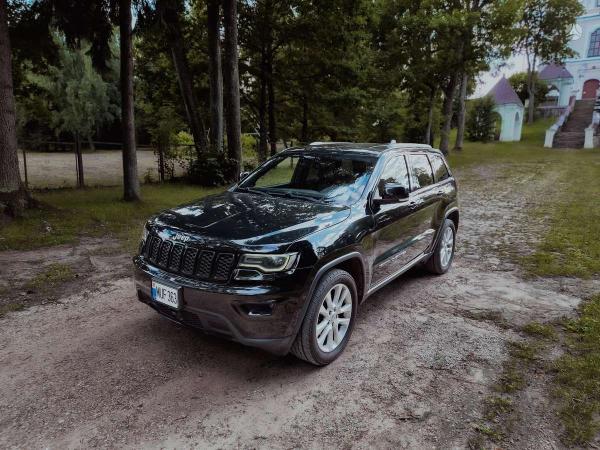 Black Jeep Grand Cherokee 2017 in Vilnius, with an engine capacity of 3.60 L and mileage of 178 thousand km for 16500 €, photo 5 on AUTOMOTO.COM.LV
