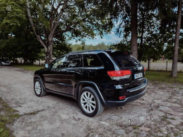Black Jeep Grand Cherokee 2017 in Vilnius, with an engine capacity of 3.60 L and mileage of 178 thousand km for 16500 €, photo 7 on AUTOMOTO.COM.LV