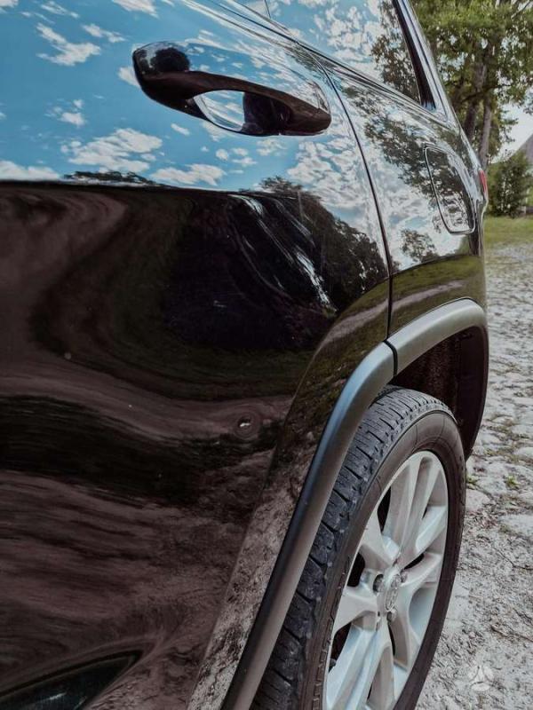 Black Jeep Grand Cherokee 2017 in Vilnius, with an engine capacity of 3.60 L and mileage of 178 thousand km for 16500 €, photo 8 on AUTOMOTO.COM.LV