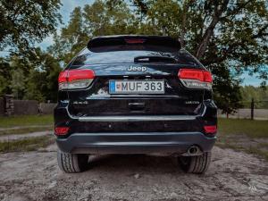 Black Jeep Grand Cherokee 2017 in Vilnius, with an engine capacity of 3.60 L and mileage of 178 thousand km for 16500 €, photo 10 on AUTOMOTO.COM.LV