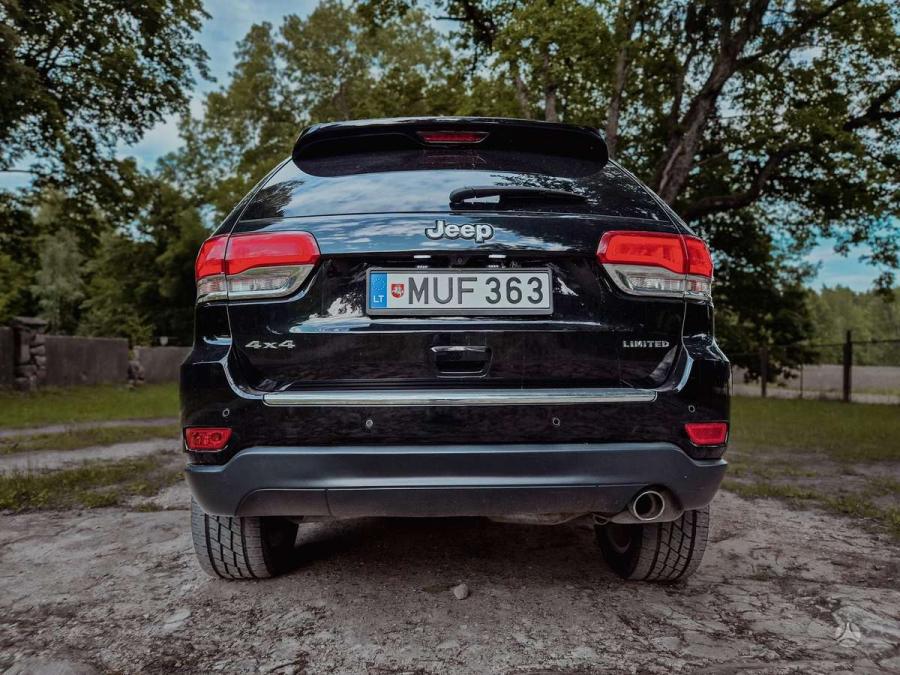 Black Jeep Grand Cherokee 2017 in Vilnius, with an engine capacity of 3.60 L and mileage of 178 thousand km for 16500 €, photo 10 on AUTOMOTO.COM.LV