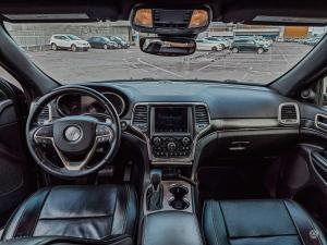 Black Jeep Grand Cherokee 2017 in Vilnius, with an engine capacity of 3.60 L and mileage of 178 thousand km for 16500 €, photo 13 on AUTOMOTO.COM.LV