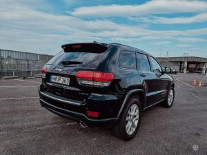 Black Jeep Grand Cherokee 2017 in Vilnius, with an engine capacity of 3.60 L and mileage of 178 thousand km for 16500 €, photo 23 on AUTOMOTO.COM.LV