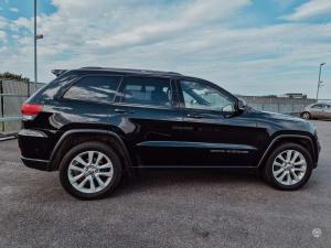 Black Jeep Grand Cherokee 2017 in Vilnius, with an engine capacity of 3.60 L and mileage of 178 thousand km for 16500 €, photo 24 on AUTOMOTO.COM.LV