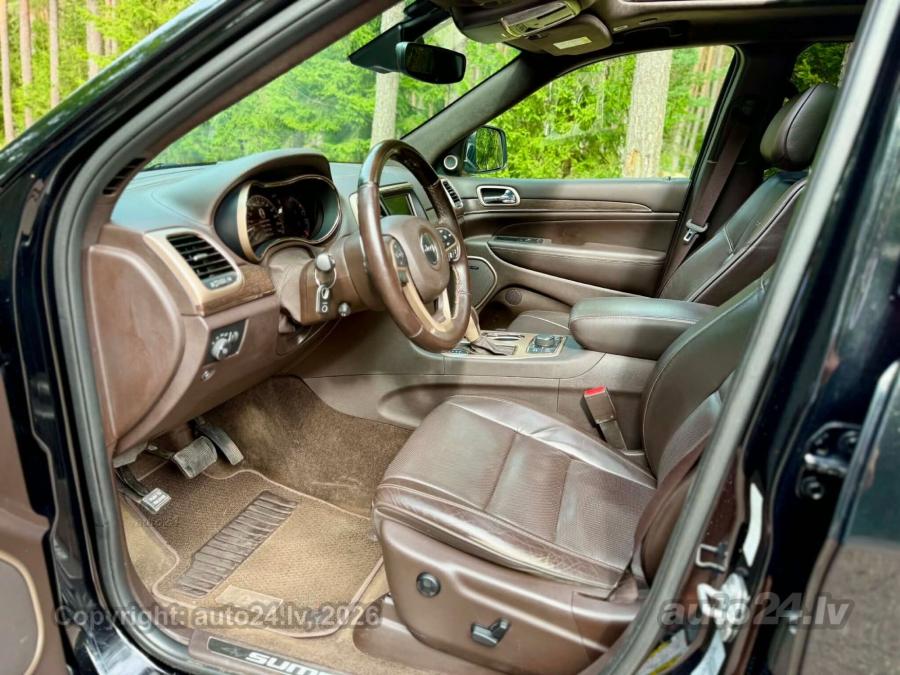 Melns Jeep Grand Cherokee 2017 Tallina, ar dzinēja tilpumu 3.00 L un nobraukumu 170 tūkst. km par 19500 €, foto 11 vietnē AUTOMOTO.COM.LV